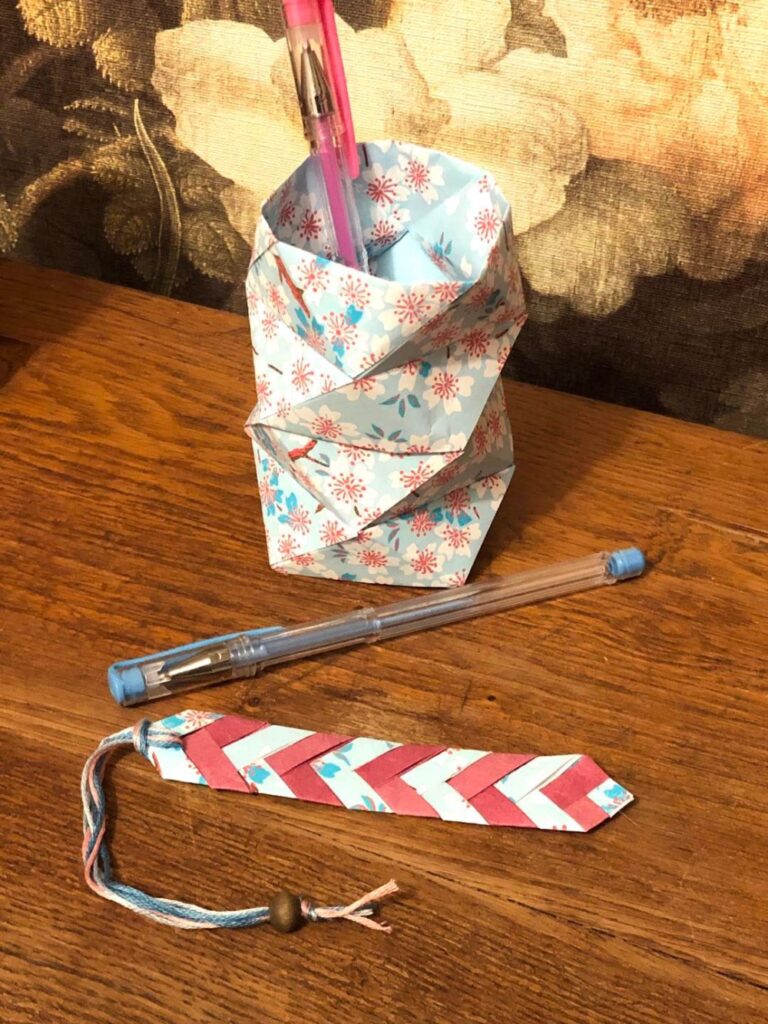 Comment créer un marque page en origami