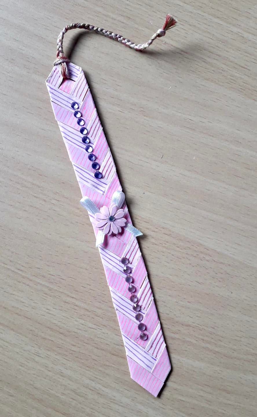 Comment créer un marque page en origami